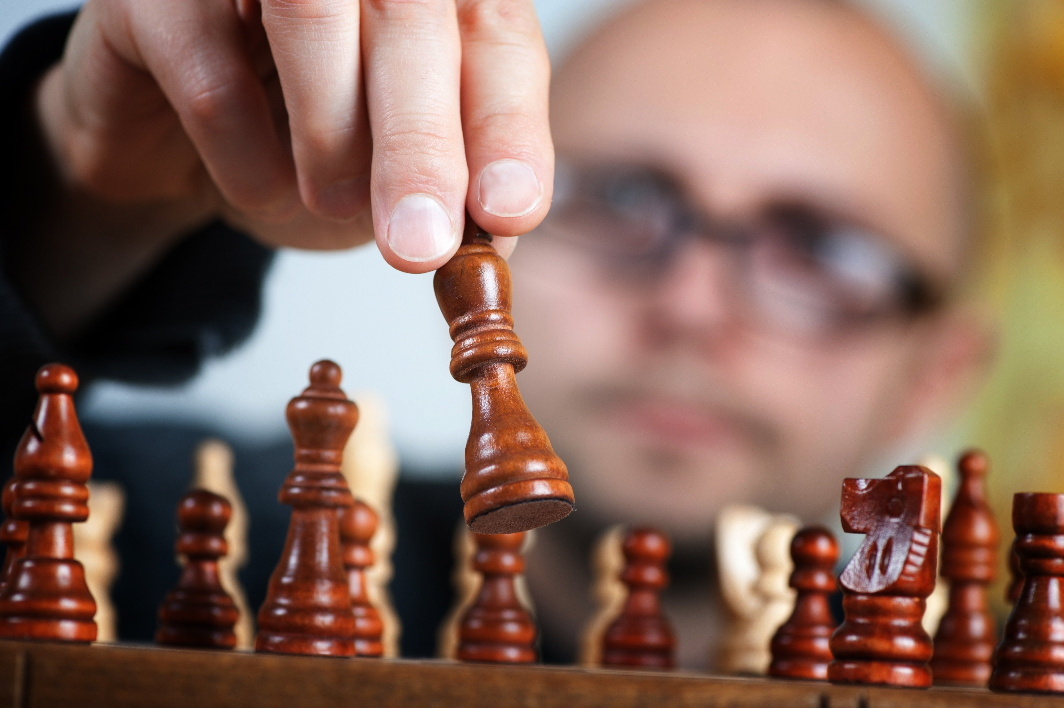 5 Tips on How to Become a Good Chess Player | Official Staunton™